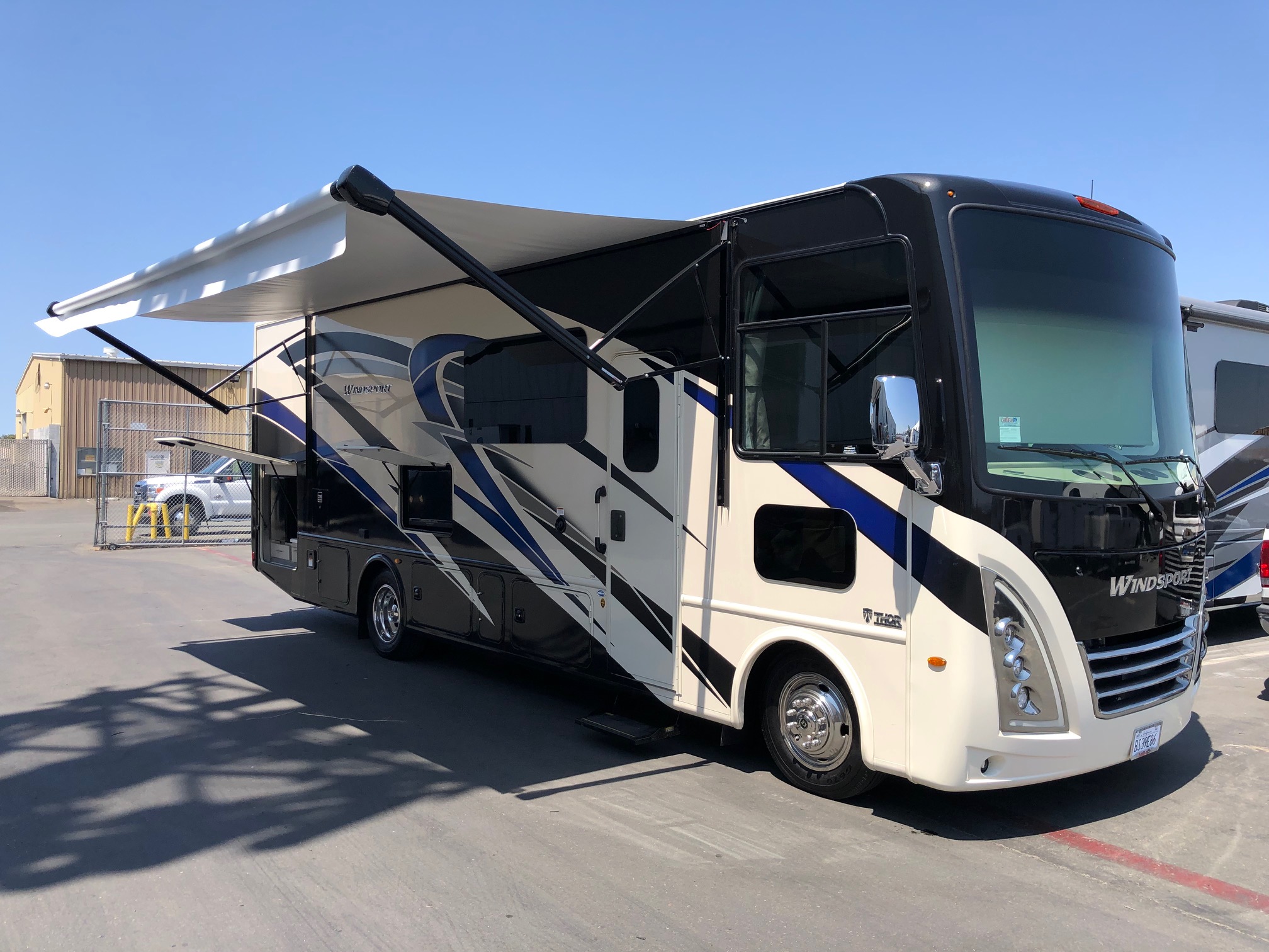 2022 29' Thor Windsport (72) - MLG RV Rentals and Deliveries